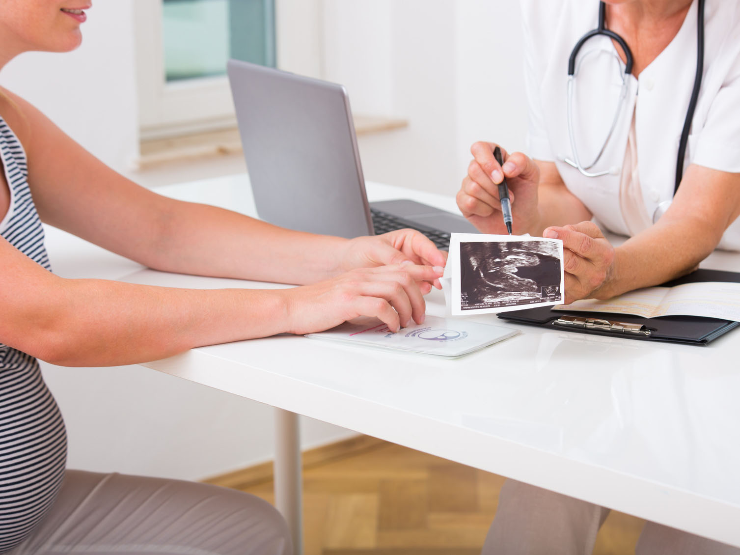 Das bedeuten die Abkürzungen in deinem Mutterpass!